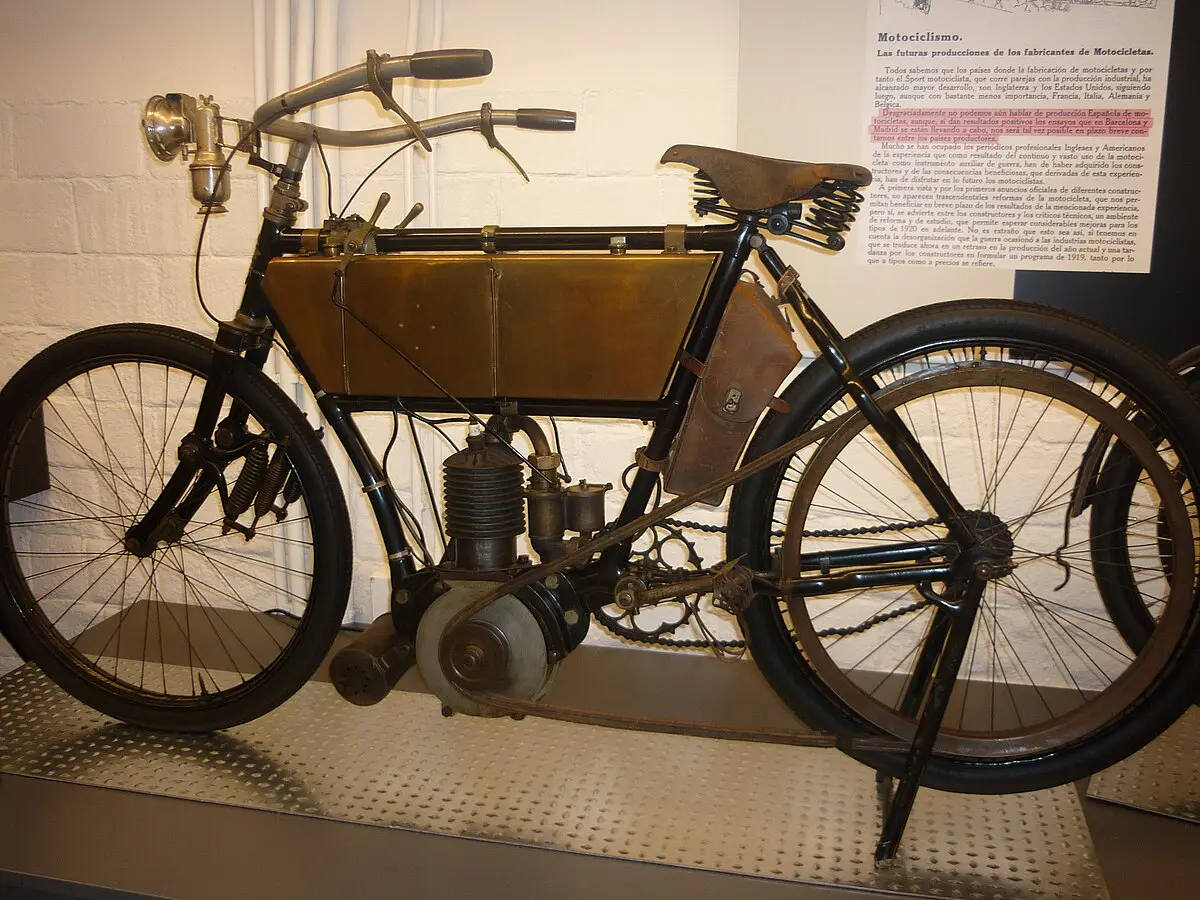 Las Primeras Motos De La Historia: Gottlieb Daimler Reitwagen Y Más ...